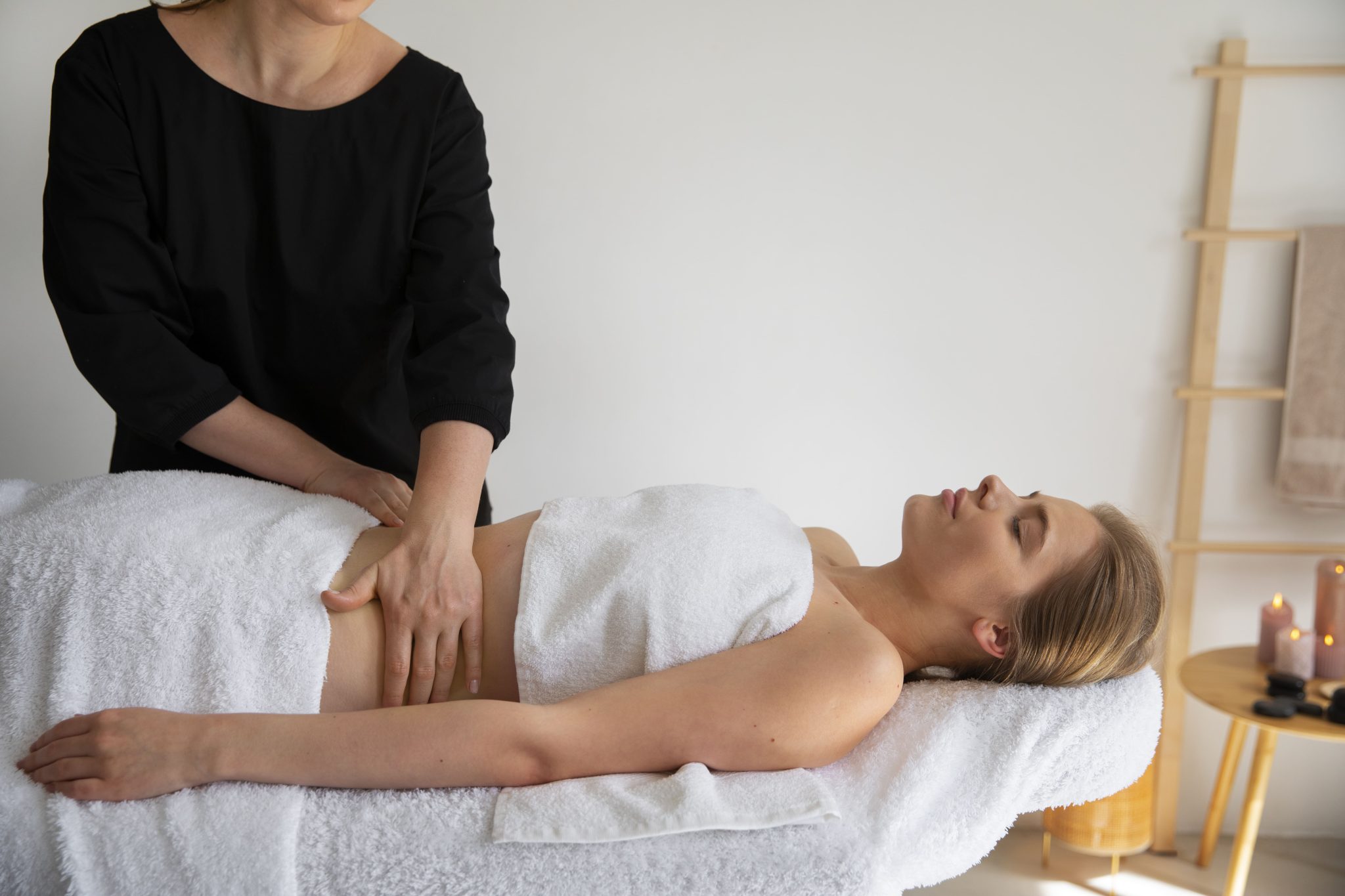 Lymphatic Drainage Massage: The Secret to De-Puffing Your Face & Body ...
